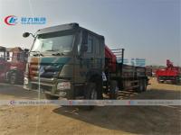 China Palfinger Knuckle Boom Truck Crane 25T 30T 8x4 Chassis 16.8m Reach for sale