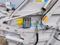 China EURO 6 Dongfeng 6 CBM Rear Loader Garbage Compactor Truck 120HP for sale