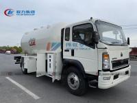 China Sinotruk HOWO 4x2 15000L LPG Bobtail Tank Truck with Dispenser 160HP for sale
