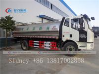 China FAW 4x2 8cbm Stainless Steel Milk Tanker Truck 8000 Liters Insulated for sale