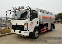 China Sinotruk HOWO 4X2 116HP 4cbm 5cbm Refueler Truck With Dispenser for sale