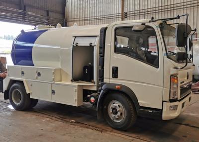 China Sinotruk HOWO 4x2 116hp RHD 5000L LPG Gas Tanker Truck for Propane Refilling for sale