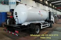 China Sinotruk Howo 4x2 6 Wheeler 4T LPG Tanker Truck 8-10cbm 160HP for sale