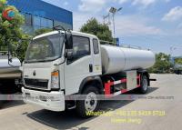 China Sinotruk Howo 4x2 RHD 5000L SS304 Milk Tanker Truck 5 Tons Food Grade Insulated for sale
