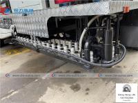 China Shacman 4x2 4000 Liters Bitumen Spreader Truck Asphalt Distributor Road Construction for sale