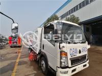 China Howo 7.5m3 Vacuum Sweeper Truck 3m Working Width for Airport Street Cleaning for sale