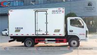 China Dongfeng 4x2 3 Ton 5 Ton Small Refrigerated Delivery Truck for Seafood for sale