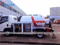 China 4000L Sinotruk HOWO 4x2 LPG Bobtail Tanker Truck with Flow Meter - 88 kW Engine, 3360mm Wheelbase for sale