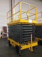 China 500kg Mobile Scissor Platform Electric Lift Table 16m Working Height for sale