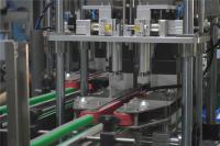 China accuracy Automatic Rotary Screw Capping Machine for Food Beverage Shops in High Demand for sale
