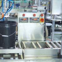 China 2 Heads Semi Automatic Weighing Filling Machine for Liquid/Oil/Lubricant/Chemical 5-50L for sale