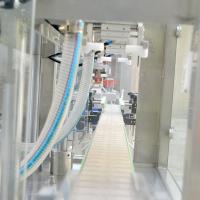China Lubricant Oil and Liquid Shampoo Filling Machine with Double Heads Tracking Type for sale
