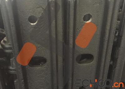 China Black Mini For CAT Tracks / Kubota Excavator Tracks With 300mm Track Shoe for sale