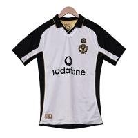 China Manchester United 2001 Retro Commemorative Football Jersey - Limited Collector Edition Replica with Vintage Design for sale