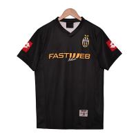 China 2001-2002 Juventus Away Jersey Retro Replica Collector Edition - White Football Shirt with Vintage Design for sale
