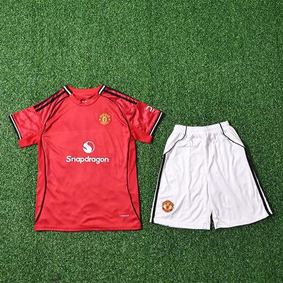 China Manchester United 2025-2026 Children's Home Football Jersey - Customizable Sizes 5-12 Years with Moisture-Wicking Fabric for sale