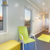 China Modular Flat Pack Container House 108 sqm Durable Steel Structure Quick Assembly for sale