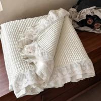 China Printed Quilt with lace Fabric for sale