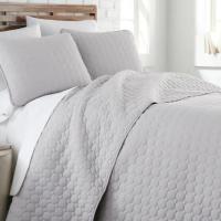 China Ultra-Soft Lightweight 3-piece Quilt Set Fabric for sale