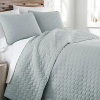 China Ultra-Soft Lightweight 3-piece Quilt Set Fabric for sale