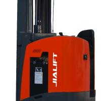 China Forklift Electric Reach Truck Retractable Forks Seated On 1800kg Lifting 5000mm for sale