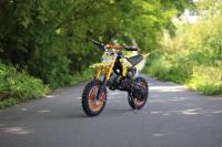 China Chain Drive 49cc Mini Motor 2-Stroke Racing Car Children's Favorite Christmas Gift for sale