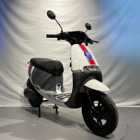 China 60V Electric Scooters With 1000w Motor And 20ah Battery For Adult Electric Motorcycle for sale