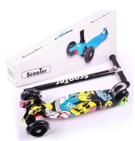China Flash Four-Wheeled Stroller Scooter for 3-6-8 Years Old Modern Children's Outdoor for sale