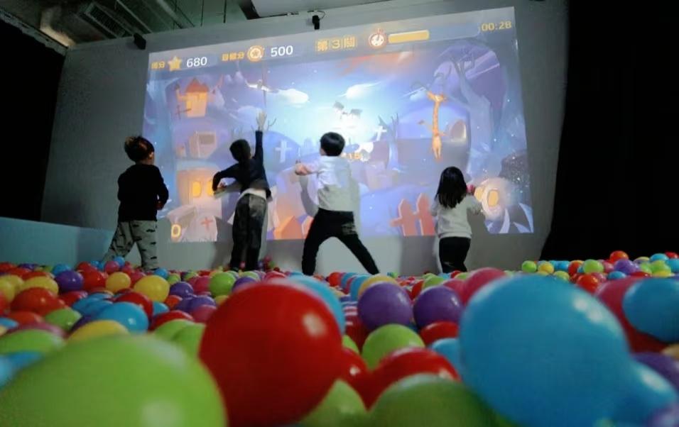 Children'S Park Interactive Wall Projection Smashing Balls Games