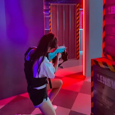 China Commercial Wireless Laser Tag Equipment with IoT Technology and 8 Playing Modes for Indoor Multiplayer Gaming for sale