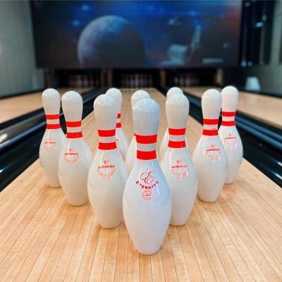 China Indoor Bowling Alley Complete Set with 2000 kg Capacity 590X240X240 cm Size and 1 Year Warranty for sale