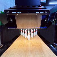 China Indoor Bowling Lane Machine with 2000kg Capacity 590X240X240 cm Dimensions and 1 Year Warranty for sale
