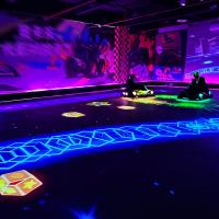 China Immersive Interactive Projection Go-Kart Racing Game Indoor Electric Battle Kart for Amusement Park for sale