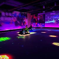 China Immersive Interactive Projection Go-Kart Racing Game Indoor Electric Battle Kart for Amusement Park for sale