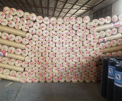 China Galvanized Welded Wire Mesh 0.5-12mm Diameter with 1/4-4 Inch Mesh Sizes for Industrial Applications for sale