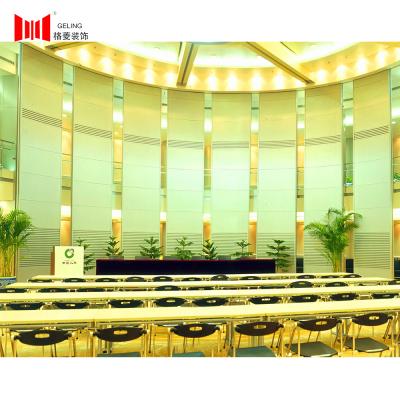 China MDF Surface Acoustic Folding Office Partition Walls With Doors 5.5-13m Height for sale