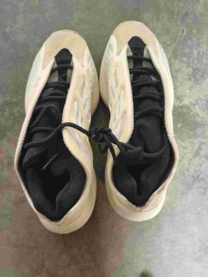 China Used Hyperdunks Used High End Shoes With Comfort Outsole Cushioning Tech for sale