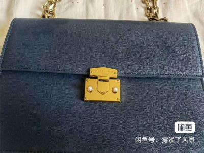 China Stylish Pre-Owned Crossbody Bag for sale
