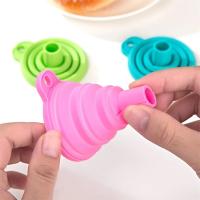China Silicone Folding Funnel The Perfect Addition to Your Kitchen for Utensil Dispensing for sale