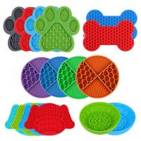 China Dogs in Shower Pet Bowls Feeders Paws Lick Pad Silicone Mat for Dogs Cats 109G for sale