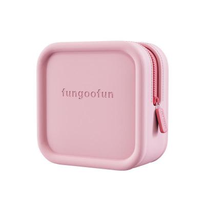 China Fashionable Silicone Brush Holder Makeup Bag with Modern Design Style and Custom Logo for sale