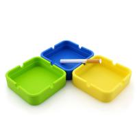 China REACH Certified Silicone Ashtray for Cigarettes Smoking Cigar 4 Lighter Rest Included for sale