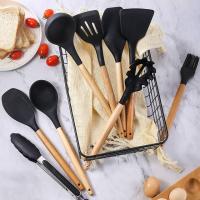 China 24 Pieces Non-Stick Wooden Handle Silicone Kitchen Gadget Set with Customized Options for sale
