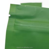 China Customized Waterproof and Moisture-proof  Stand-up Pouch for Pet Food Resealable Food Packaging Bags With Zippers for sale