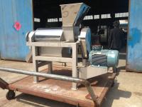 China Coconut Juice Extractor Grinding Processing Line Coconut Water Extracting Machine for sale
