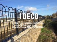 China Interlaced Bow Top Railings, Anti-Neck Trap Hoop Top Fences, Coloured Bow Top Metal Fence for Play Areas for sale