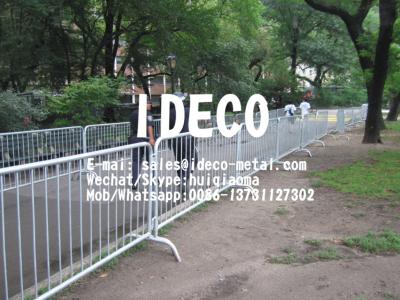 China Heavy Duty Portable Metal Barricades| Steel Crowd Control Barrier with Bridge Foot Anti-Trip Rotating Feet for sale