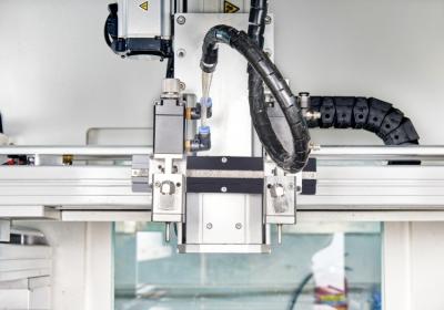 China PLC Dynamic Hybrid Glue Dispenser Machine Screw Servo for sale