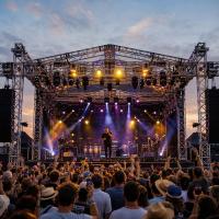 China Aluminum Foldable Stage Platform with 6061-T6 Frame 800kg Load and Adjustable Height for Concerts and Events for sale