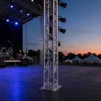 China 6082-T6 Aluminum Truss Mobile Base Frame with X-Brace Welded Design and 8-Spigot Connection for Stage Concert Rigging for sale